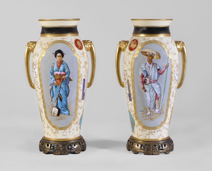 Louis Pierre MALPASS - Pair of french porcelain vases in the Japanese ...