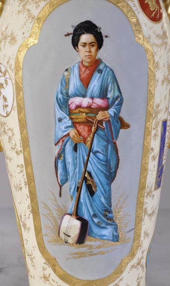 Louis Pierre MALPASS - Pair of french porcelain vases in the Japanese ...