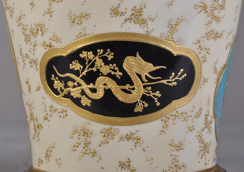 Louis Pierre MALPASS - Pair of french porcelain vases in the Japanese ...