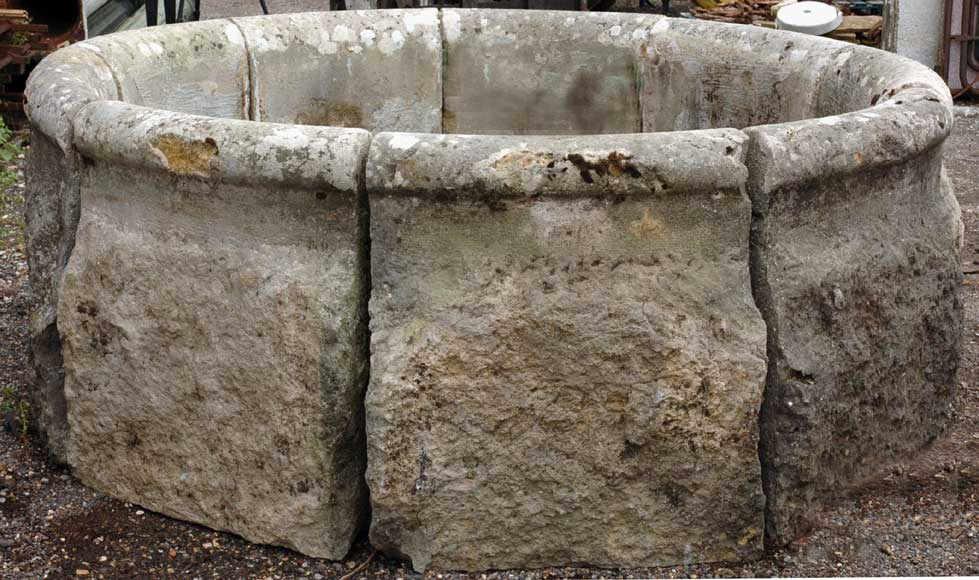 18th century stone basin - Fountains and wells