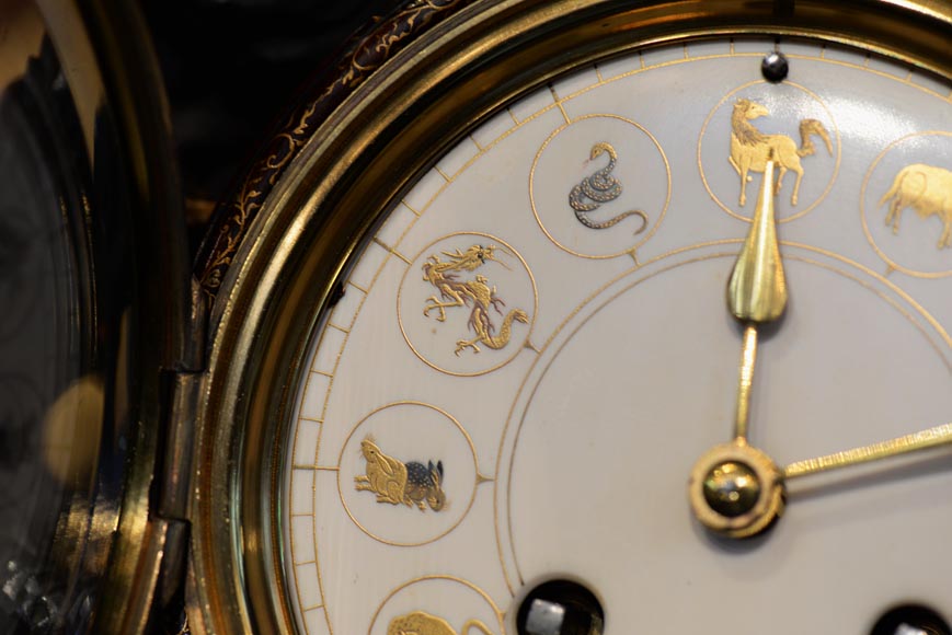 Clock with Chinese zodiac signs - Clocks, garnitures