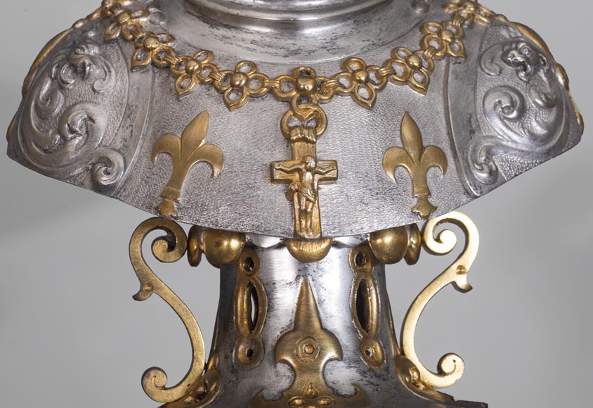 Bearded and armoured warrior clock set in silver and gilded bronze ...