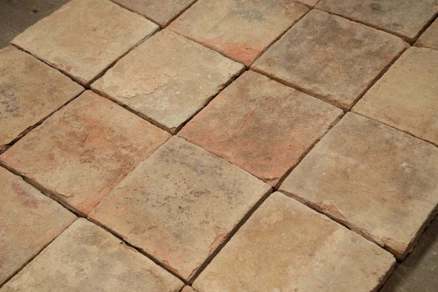 18th century floor, composed of raw clay slabs - Floors