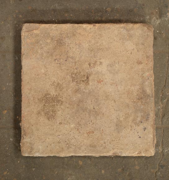 18th century floor, composed of raw clay slabs - Floors