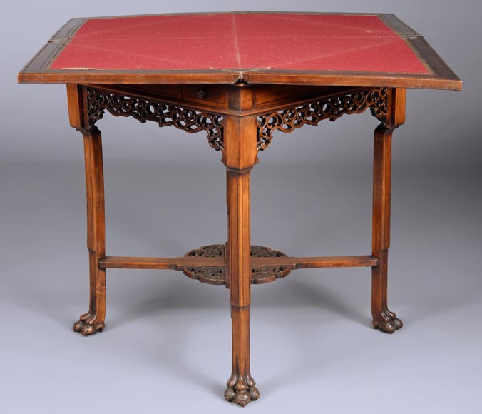 Japanese style game table with an engraved decoration - Gueridons ...