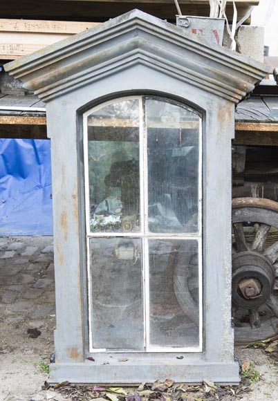 Set of four cast iron window frames - Monumental and structures