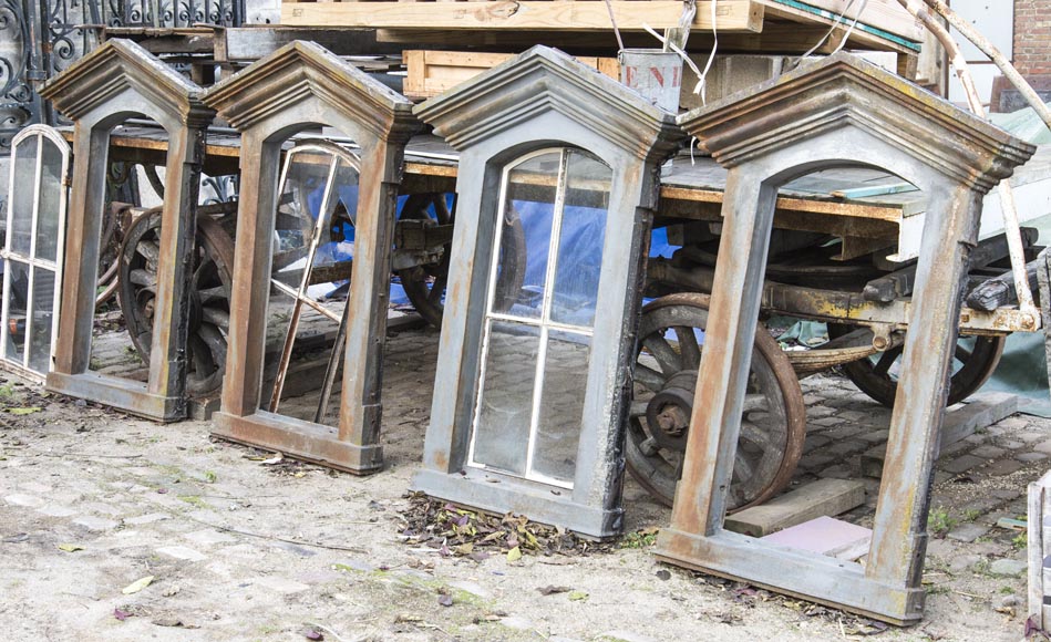Set of four cast iron window frames - Monumental and structures