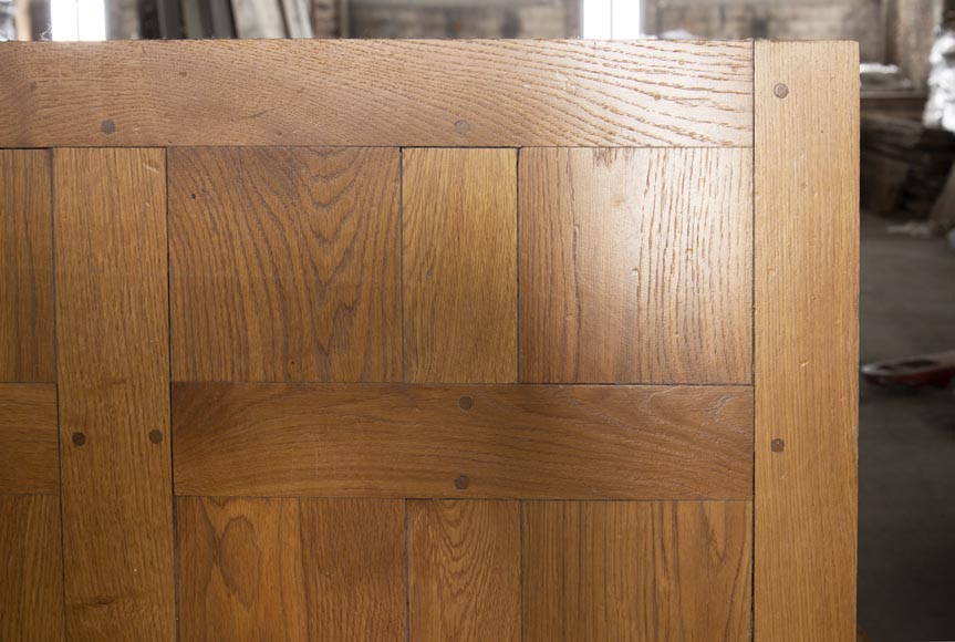 Lot of 19 m2 of pegged Chantilly oak parquet flooring from the Hôtel de ...