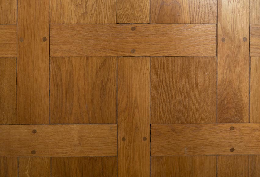 Lot of 19 m2 of pegged Chantilly oak parquet flooring from the Hôtel de ...
