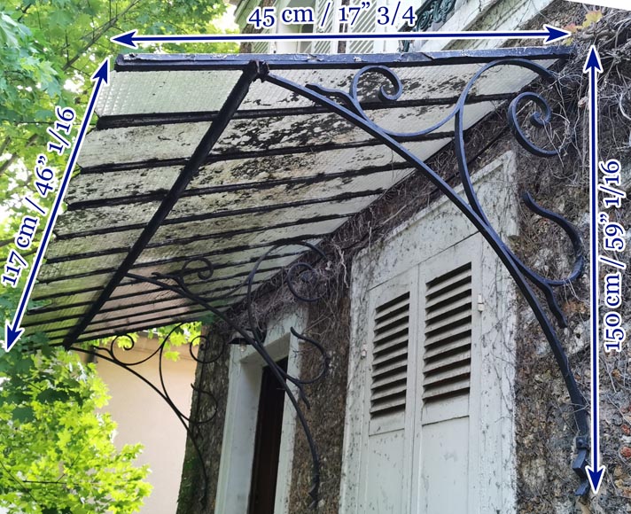 Series of a three cast iron structure for canopy - Monumental and ...