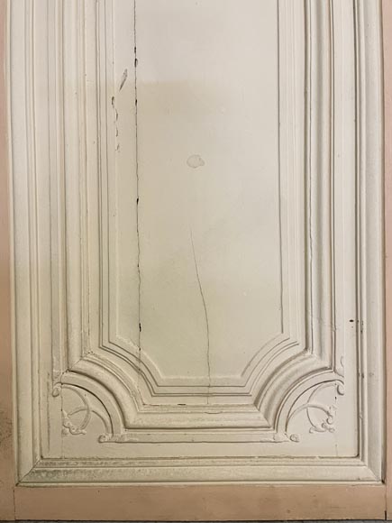 Beautiful sculpted wood double door with a monogram - Doors