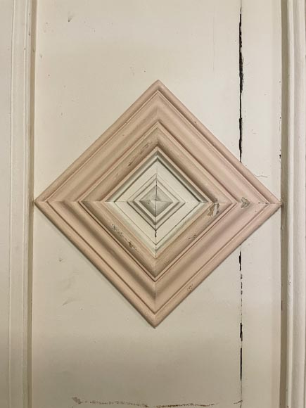 Beautiful sculpted wood double door with a monogram - Doors