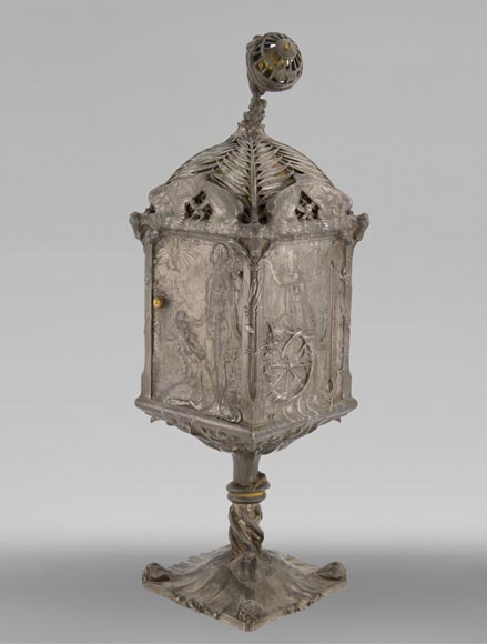 Jules BRATEAU, four-sided clock on a high square base - Clocks, garnitures