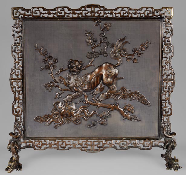 Maison MARNYHAC (att. to) - Antique Chinese style firescreen in bronze ...