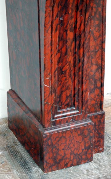 Red Griotte marble mantel with leaf modillions - Marble