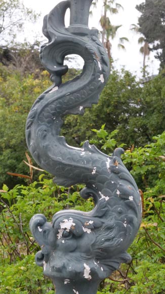 Lampadaire en forme de dauphin en fonte de fer - Mobilier de jardin ...