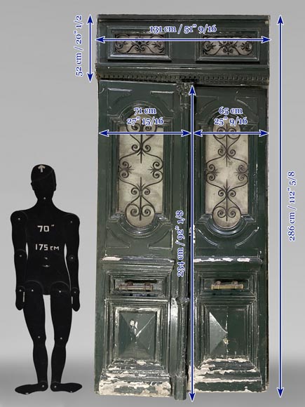 Porte cochère with cast-iron grate - Doors