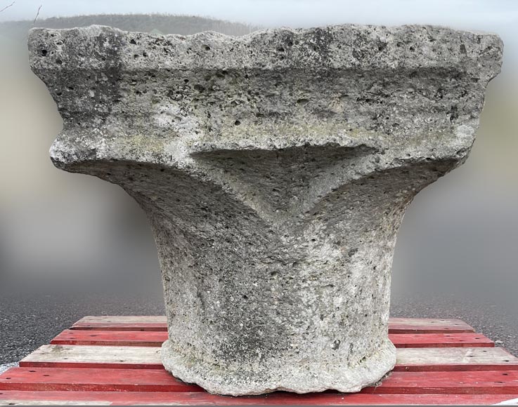 Stone column capital, Gothic period - Monumental and structures