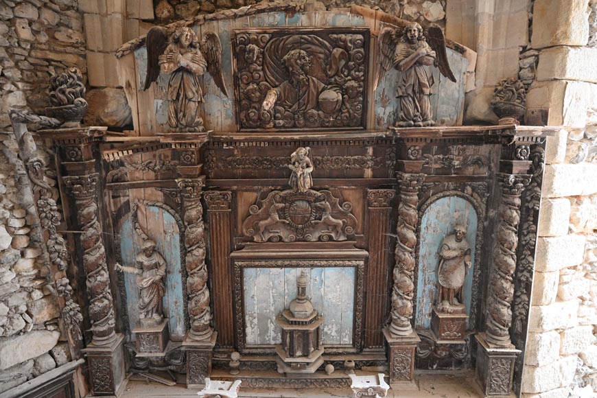 Baroque church altar and altarpiece of the 17th century - Paneled rooms