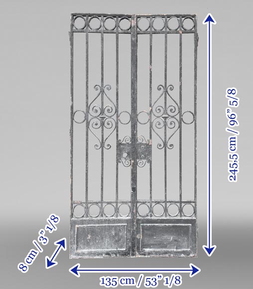 Pair of double-leaf gates in cast iron, with its frame - Doors
