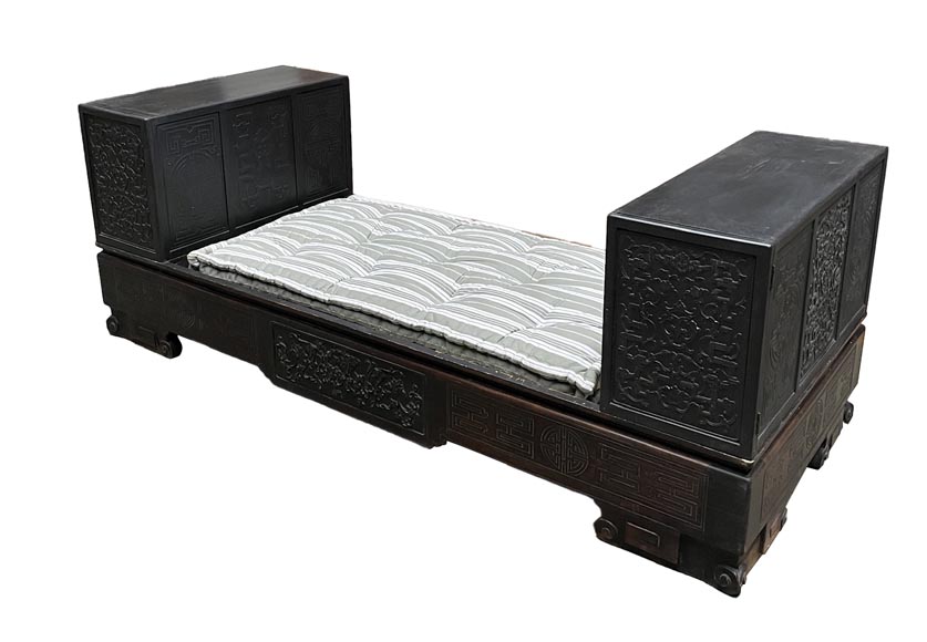 Japanese-style daybed – Maison des Bambous - Bedroom, Bed