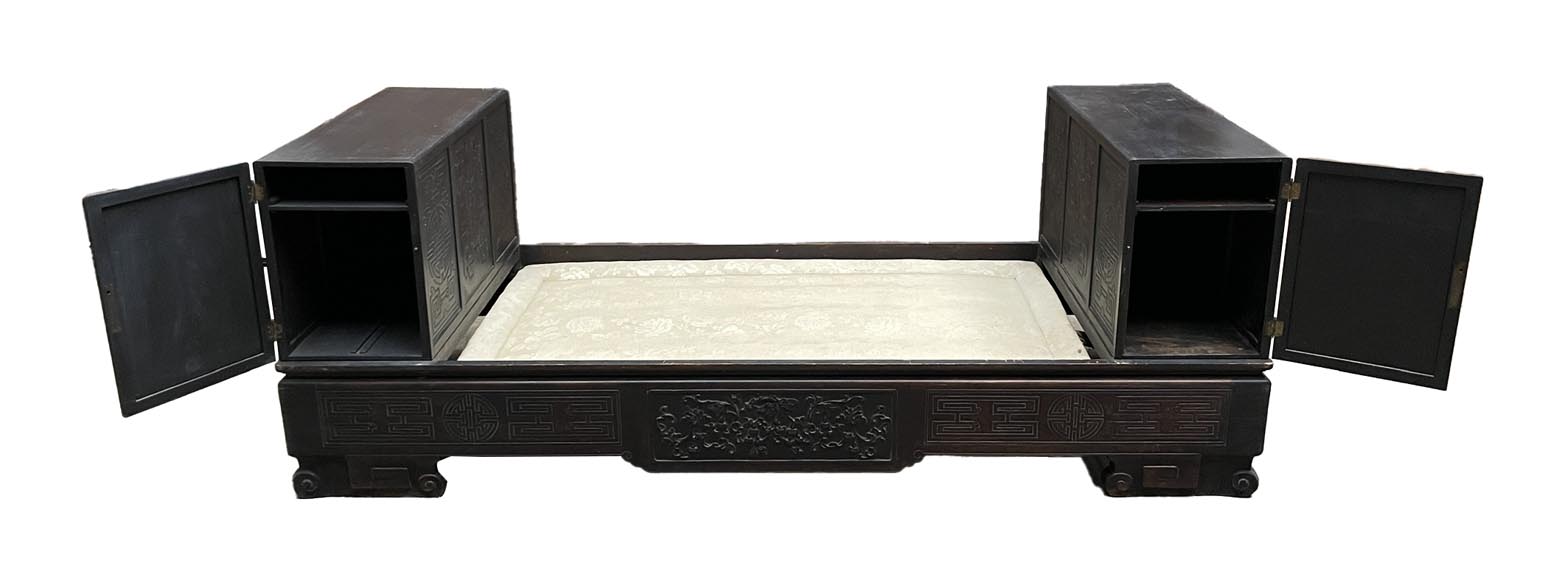 Japanese-style daybed – Maison des Bambous - Bedroom, Bed