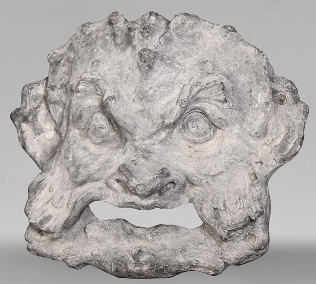 Regence-style lead grotesque fountain mask - Fountains, wells, basins