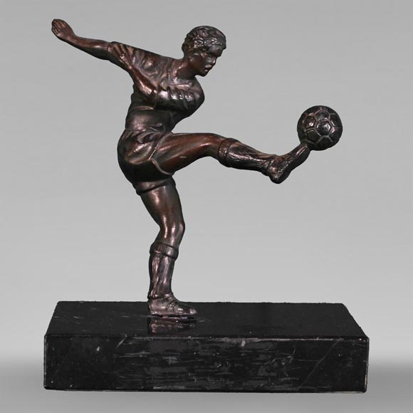 “Player and ball”, statuette in regula - Sculpture