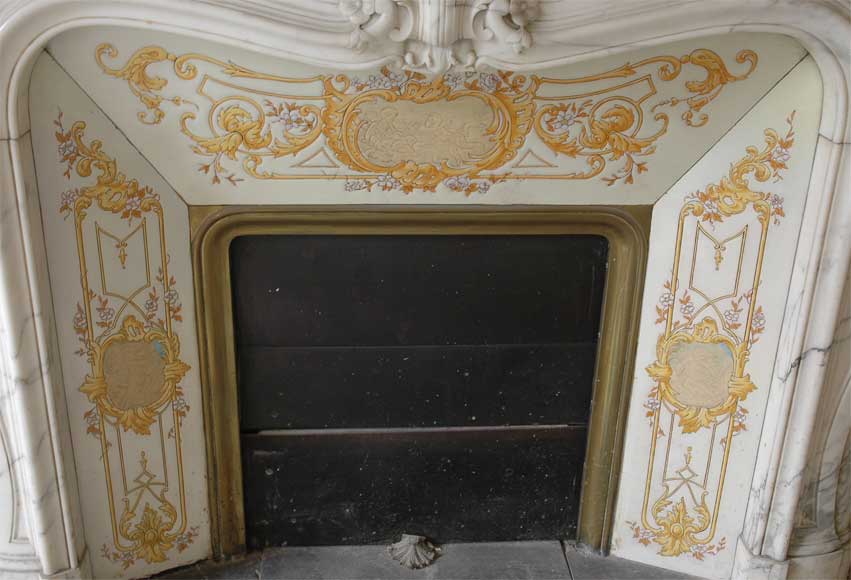 Antique Regence style fireplace in Arabescato marble