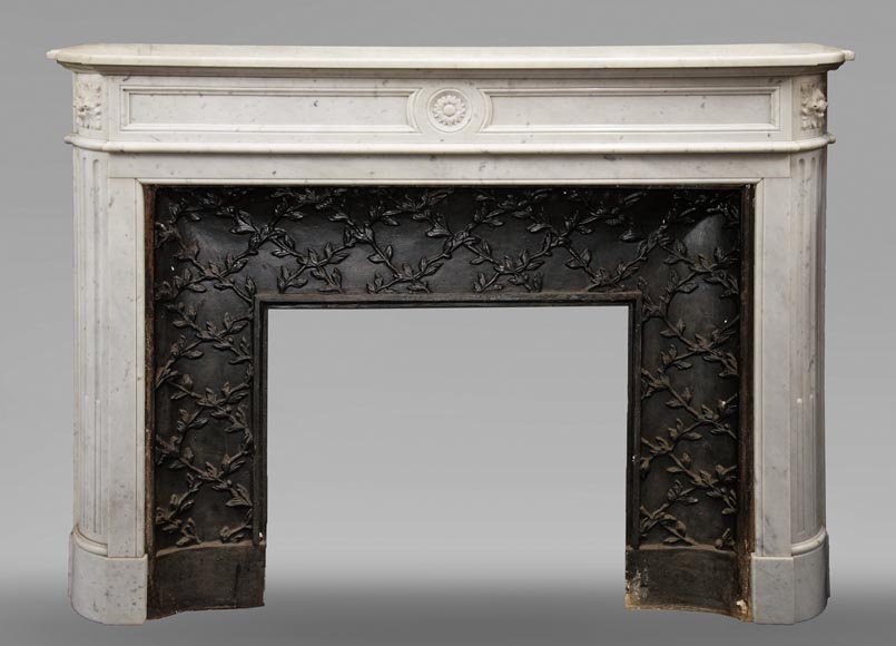 Antique Louis XVI style fireplace with rounded corners in Carrara ...