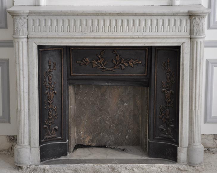 Beautiful antique Louis XVI style fireplace in Carrara marble with half ...