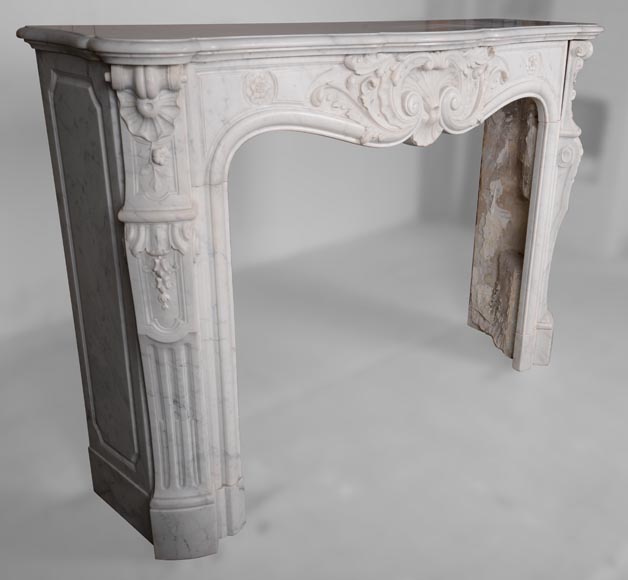 Beautiful antique mantel in the Louis XV style with carved shell in ...