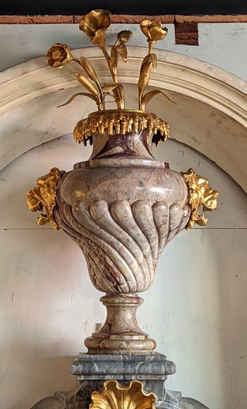 Exceptional Regency style fountain in marbles and bronze ...