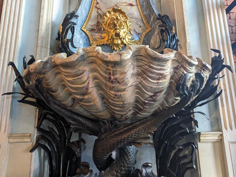 Exceptional Regency style fountain in marbles and bronze ...