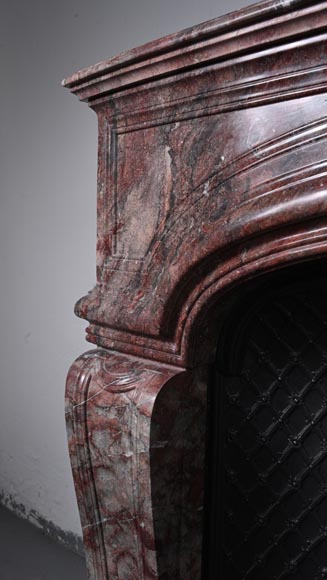 Regence style mantel in veined red marble - Marble