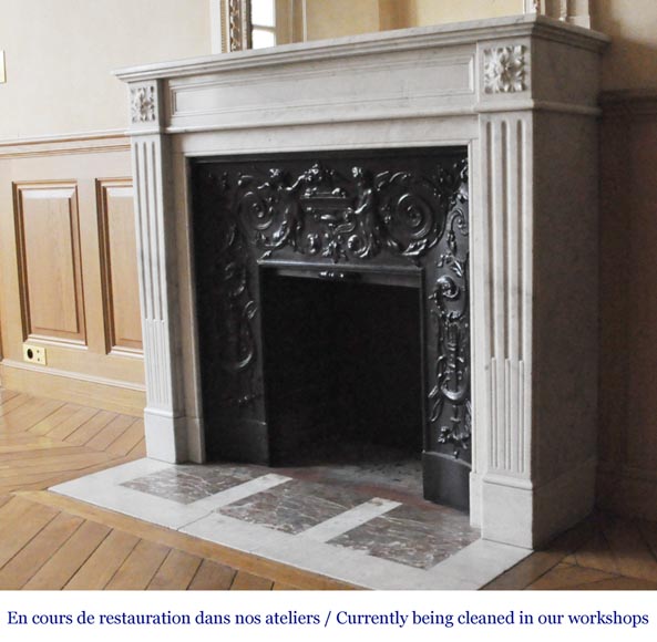 An antique Louis XVI style fireplace, made out of Carrara marble - Marble
