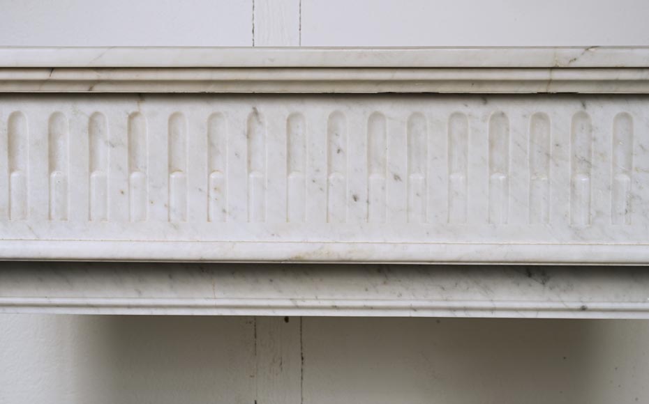 Louis XVI style mantel with carved Carrara marble jambs - Marble