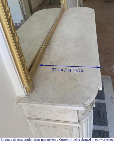 Antique Louis XVI style fireplace with rounded corners in Carrara ...