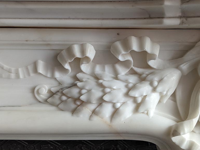 Important Napoleon III style with a monogram in statuary marble - Marble