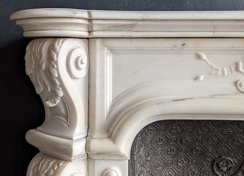 Important Napoleon III style with a monogram in statuary marble - Marble