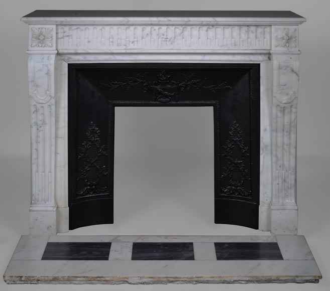 Beautiful antique Louis XVI style fireplace with flutes - Marble