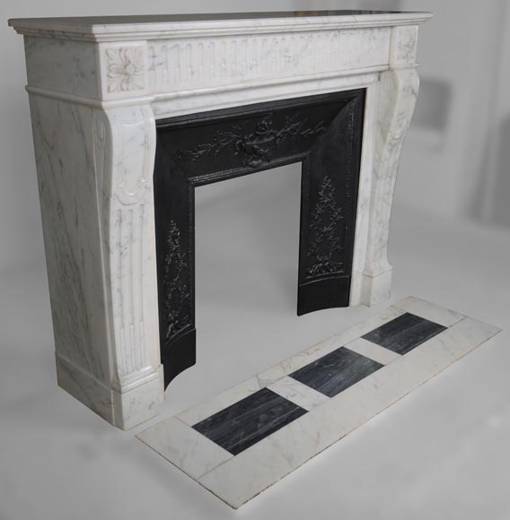 Beautiful antique Louis XVI style fireplace with flutes - Marble