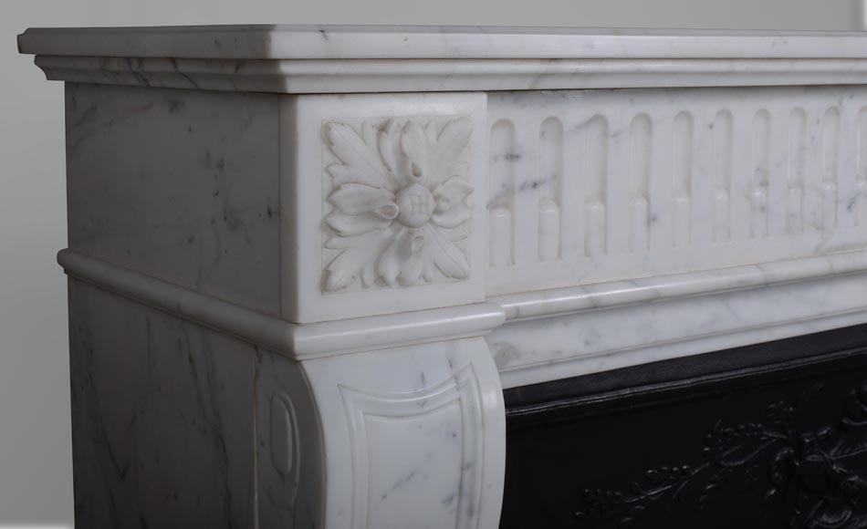 Beautiful antique Louis XVI style fireplace with flutes - Marble