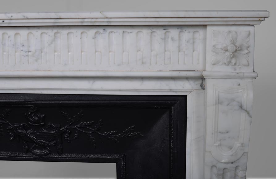 Beautiful antique Louis XVI style fireplace with flutes - Marble
