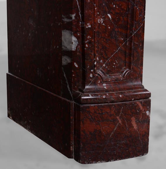 Beautiful Griotte Red marble mantel with a cabochon in an ancanthus ...