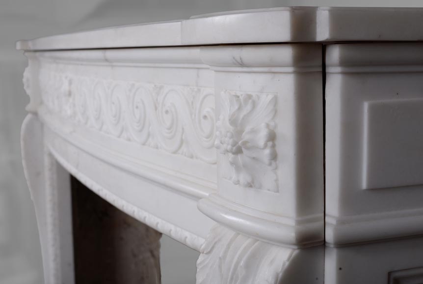 Beautiful Louis XVI style mantel with curved jambs in statuary Carrara ...