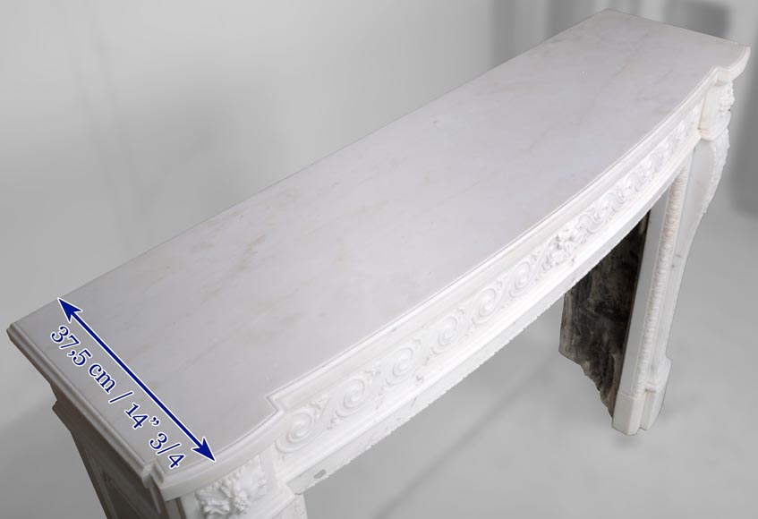 Beautiful Louis XVI style mantel with curved jambs in statuary Carrara ...