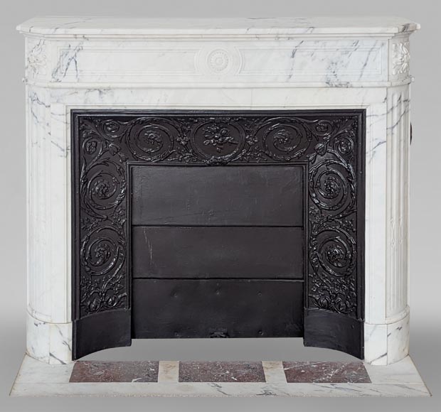Louis XVI style mantel with rounded corners and sunflower in Arabescato ...