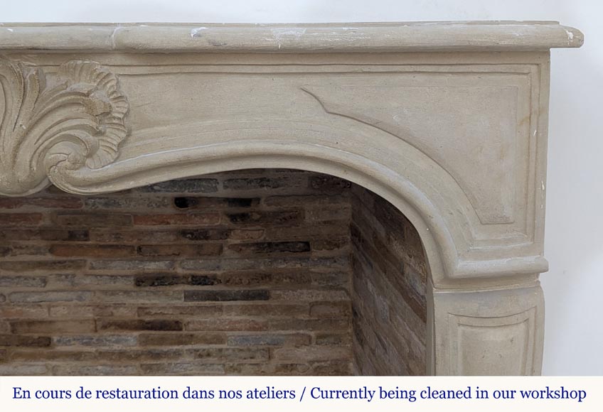 Louis XV style mantel adorned with a carved stone palmette - Stone