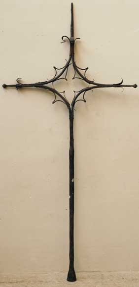 Gothic wrought iron cross - Decorative elements